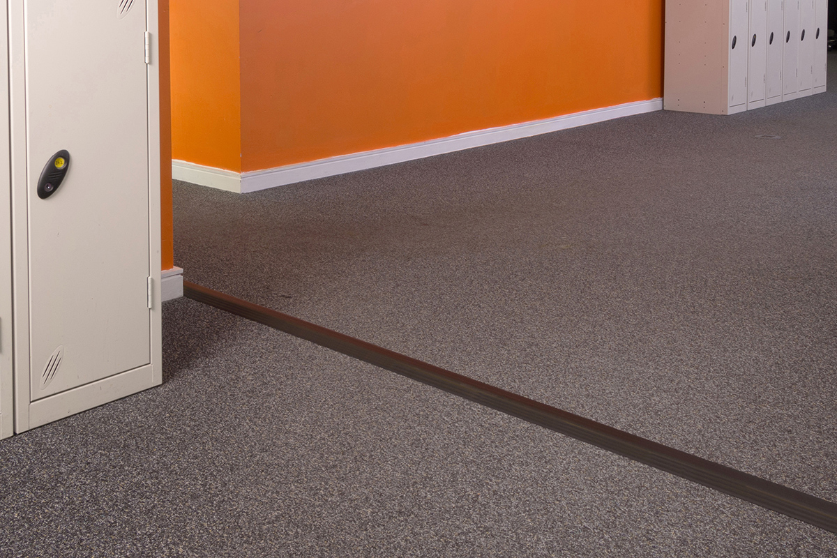 Golvlist som ger skydd - Direktronik AB